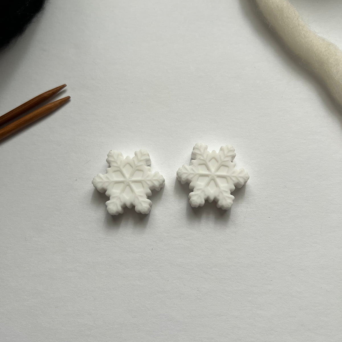 Large snowflake needle stoppers – muster.pattern